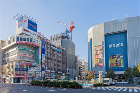 〔zoom In 高田馬場〕 宝探し感覚で未知の本と出会える早稲田古書店街めぐり｜zoom Life