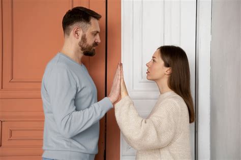 Couple Ayant Des Problèmes De Communication Photo Gratuite