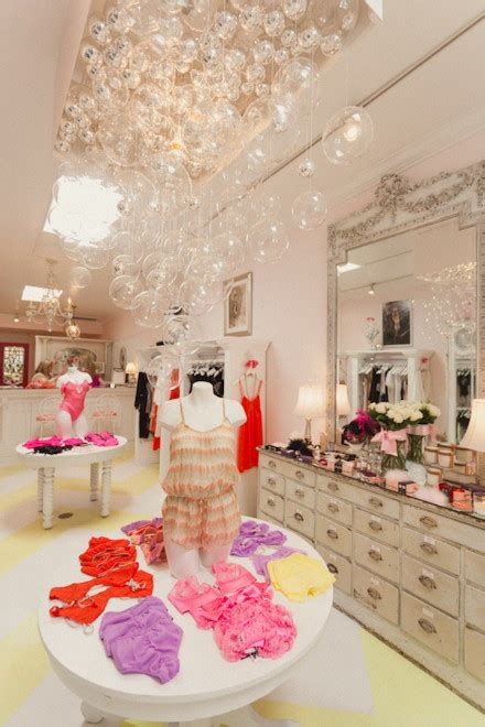 Glitter Guide And Faire Frou Frou ~ Frou Frou Fashionista Luxury