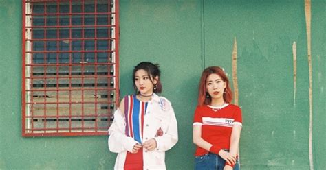 볼빨간사춘기 가온월간차트 2관왕워너원 60만장↑ 앨범차트 1위