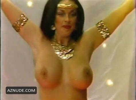 RAVEN DE LA CROIX Nude AZNude