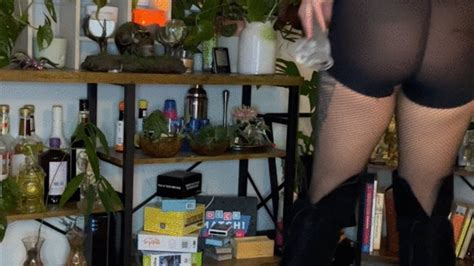 pouring c out theskylarae clips4sale