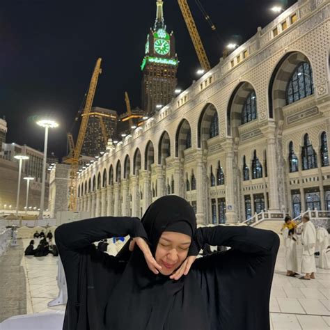 Rebecca Klopper Disorot Gegara Foto Tangan Saat Umrah