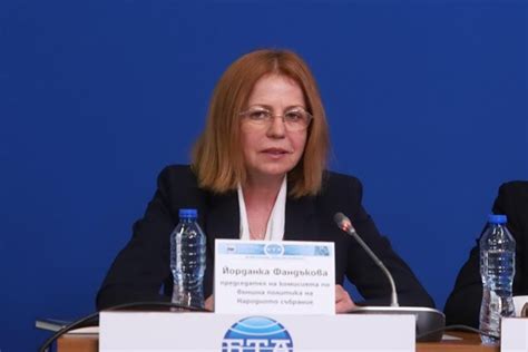 Фандъкова към Скопие Спрете популизма и сложете край на антибългарската политика