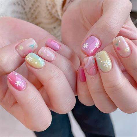 지니네일스튜디오 넬순이지니 공덕네일 마포네일 On Instagram “이달의아트 조합해서 봄 느낌 가득 🌷🍃