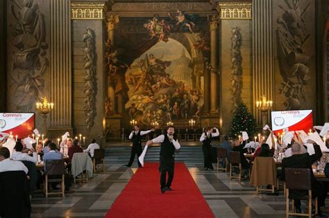 Hire Opera Singing Waiters And Wedding Guests In London Yes Entertainment