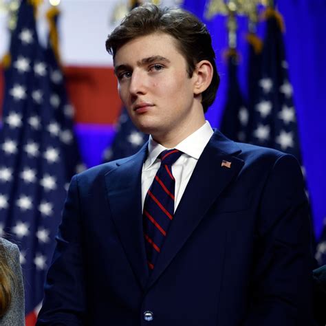 Donald Trump Le Regaló A Su Nieta Kai Un Lujoso Auto Tesla ¡hola