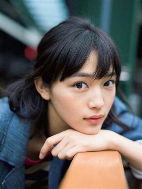 【川口春奈】ツインテール＆丸メガネ姿を披露♡「可愛すぎる！」｜エントピ Entertainment Topics