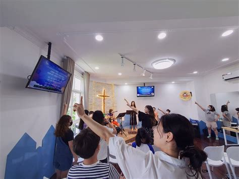 하노이 늘사랑교회 220619 하노이 늘사랑 교회 주일예배 우리 삶에 문제가 다가올 때 하나님을 Facebook