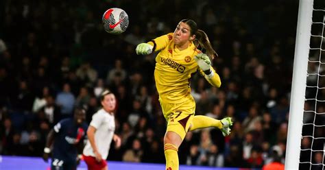 Marc Skinner Sends Emotional Message To Man Uniteds Mary Earps As She