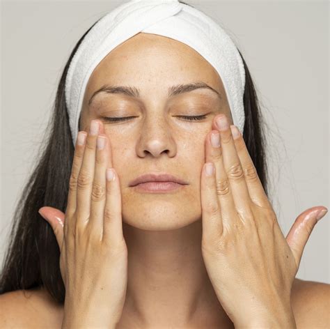 The Art Of Facial Massage Benefits And Techniques Always Flaunt