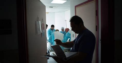 جدل مشروع التأمين الصحي الأردني مواطنون غير قادرين على العلاج