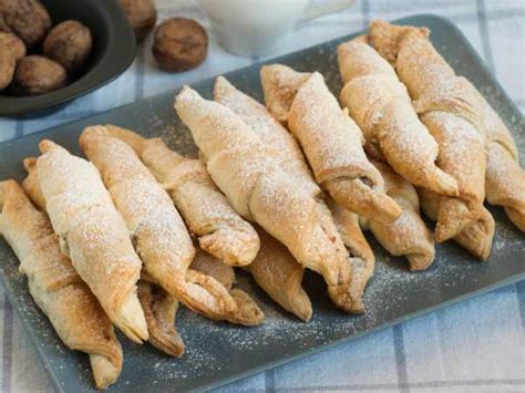 Печенье из слоеного теста с сахаром простой рецепт с фото пошагово