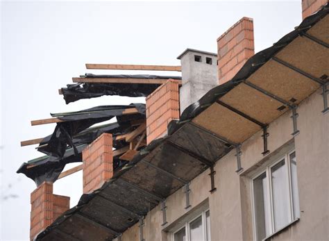 Wichury nad Polską 3 osoby nie żyją tysiące ludzi bez prądu RMF 24