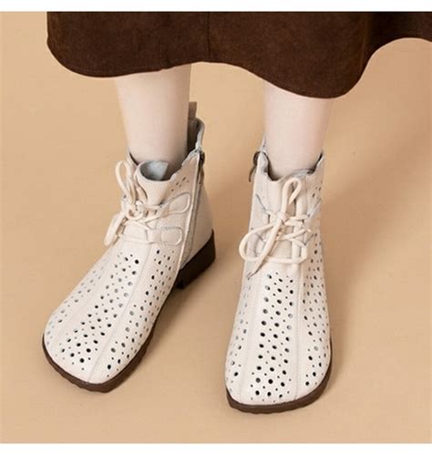 주말룩 여자 앵클숏부츠 봄여름 빅사이즈 얇은 펀칭 빈티지 여름 샌들 워커 두층소가죽 앵클부츠 Nvibeb2 티몬