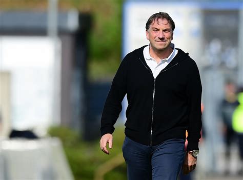 Für Zweistellige Millionen Summe Wüstefeld Macht Schluss Mit Dem Hsv