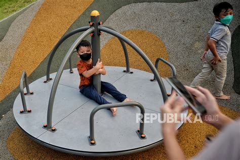 Bermain Di Taman Sambas Asri Jakarta Selatan Republika Online
