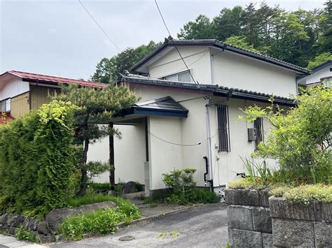 R6 4 【契約済み】すぐ住めます！ 閑静な住宅地に佇む重厚感ある戸建て住宅 家庭菜園にも可能なお庭あり ウツリスム 長野県富士見町にくらす