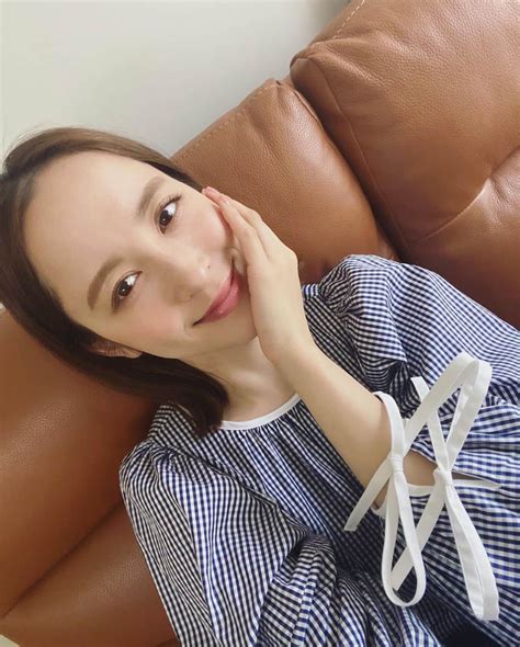武田訓佳さんのインスタグラム写真 武田訓佳instagram「🤳 ・ 写真がまたなさすぎて。笑 久しぶりの自撮りというやつ🤳 不自然