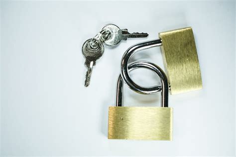 如何一台電腦使用多個 Git 帳號 過去在開發的時候，都是在自己電腦上使用自己的帳號而已，使用上也沒有出現什麼問題， By Derek Yen Cyen6 Medium