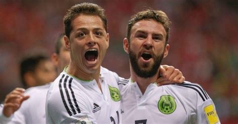 Miguel Layún Y Chicharito” Hernández Insultan A Los Aficionados La