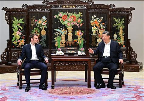 Xi Macron Hold Informal Meeting In China