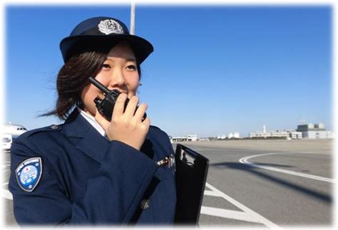 先輩職員からのメッセージ（関西空港税関支署 取締部門） 大阪税関 Osaka Customs