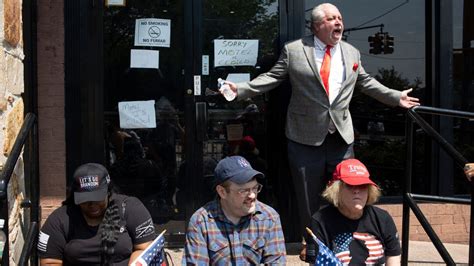 Nyc Migrant Crisis Queens Shelter Targeted By Anti Migrant Protesters