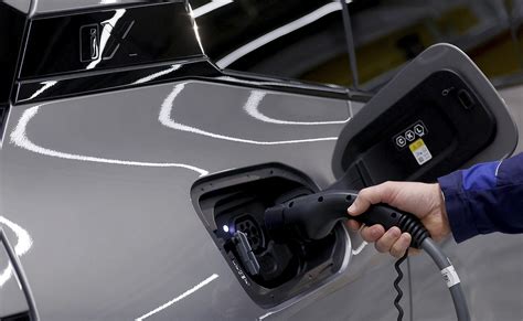 Vehículos Electrificados En Perú Crecieron Un 745 En Junio Toyota Es