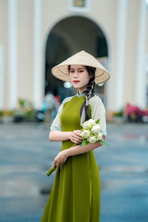 有关亞洲 传统建筑 传统服饰 传统风格 優雅 別緻 历史建筑 可信的 圓錐形帽子 垂直拍摄 城市 城市环境 外观设计