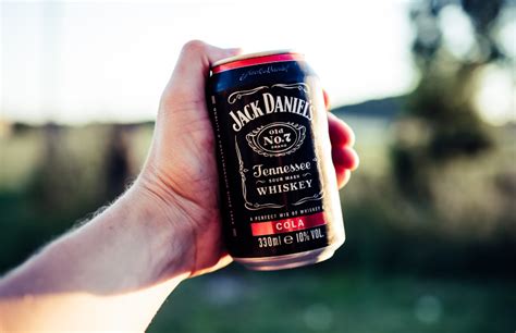 Why You Should Stop Mixing Alcohol With Cola The Hyperhive