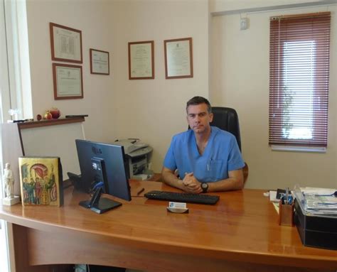 Φωτογραφίες Ορθοπαιδικός Χειρούργος Κουρέας Γεώργιος
