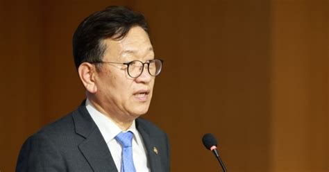 ‘尹 40년 지기 석동현 “내란죄 아닌 이유 차고 넘쳐···탄핵 법정서 승리 가능”