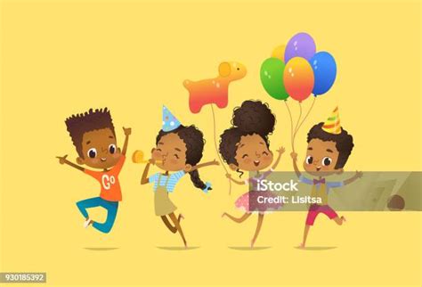 즐거운 아프리카계 미국인 소년 그리고 풍선 및 행복 하 게 그들의 손으로 점프 생일 모자와 여자 웹사이트 배너 포스터 전단지 초대장에 대 한 생일 파티 벡터 일러스트 광고에