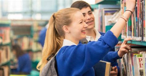 Marea Britanie introduce restricții privind vizele pentru studenți