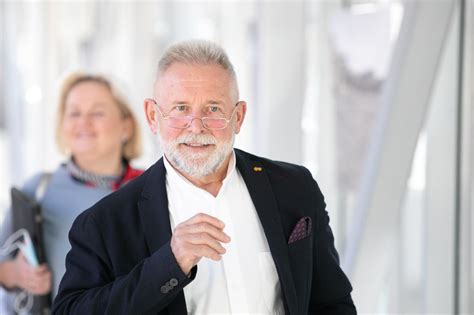 Algirdas Sysas Mobingas Kaip Nematoma Mirtina Liga Delfi