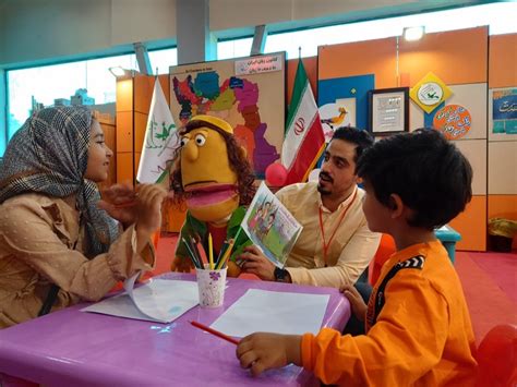 گزارش تصویری از غرفه کانون زبان ایران در سومین روز نمایشگاه هفته ملی کودک کانون زبان ایران