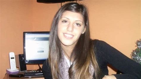 Crimen En España Joven Es Encontrada Muerta Entre Muros De