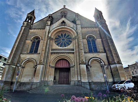 Niort • Western Frances Overlooked City Is Discovered • Francerent