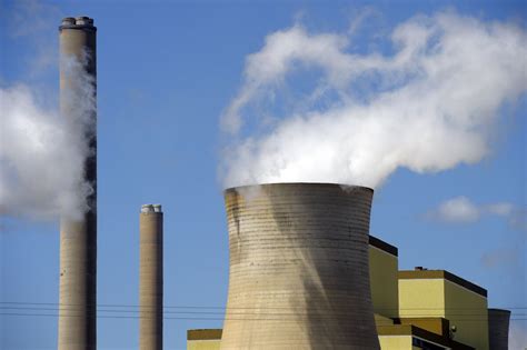 Agl To Close Australias Biggest Polluting Coal Plants Earlier Bloomberg