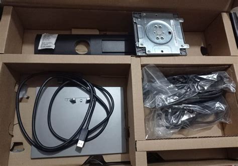 Dell UltraSharp 24 USB C Hub Monitor U2421HE Computers Tech Parts Accessories Monitor