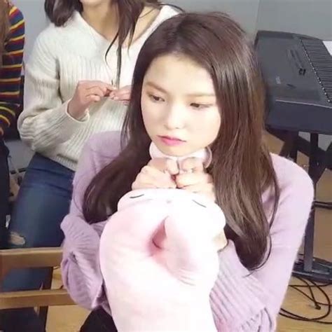 Clc Choi Yujin Kpop Icons Ggs Lq Clc Loving U Kpop Icons Symbols Ikon