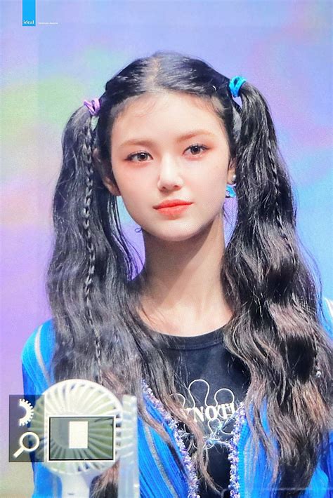 Danielle Fansign Jeans Hair Style Hair Styles Hair