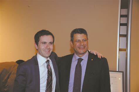 O Steve Bracks «ευλόγησε την υποψηφιότητα Στάικου Neos Kosmos