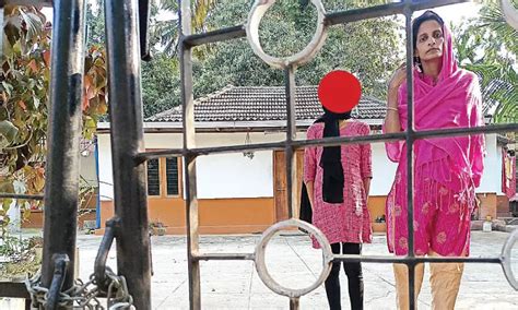 സ്ത്രീ ധ ന പീ ഡ നം യു വ തി യും മ ക ളും നാ ലു ദി വ സ മാ യി വീ ട്ടു മു