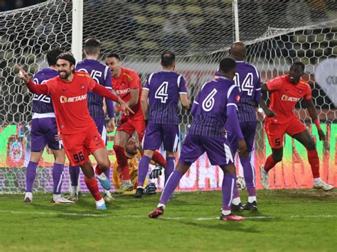 Video FC Argeș FCSB 1 2 Roș albaștrii se apropie la 7 puncte de liderul Farul