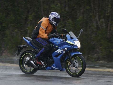 Suzuki Gixxer SF First Ride Review Photo Gallery