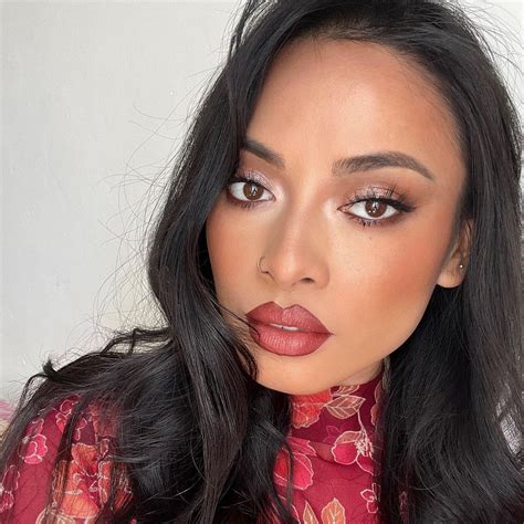The Classic Bow Lips Trend Is Back Heres How You Can Get The Shape