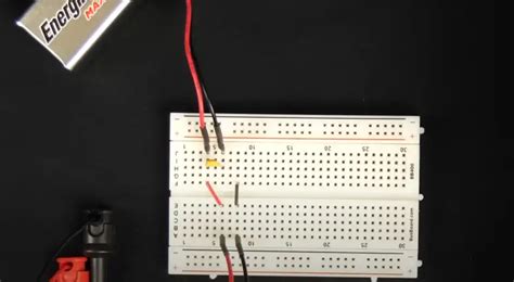 What Is A Capacitive Voltage Divider Electronicshacks