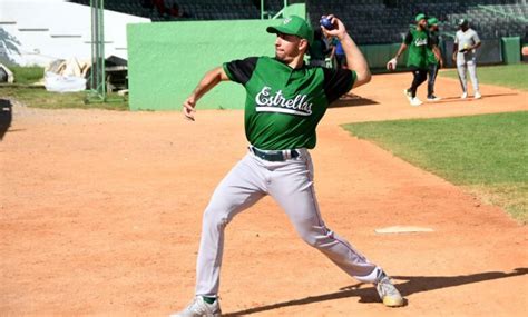 Estrellas Reciben A Lewin Díaz Eguy Rosario Aaron Leasher Y Río Gómez